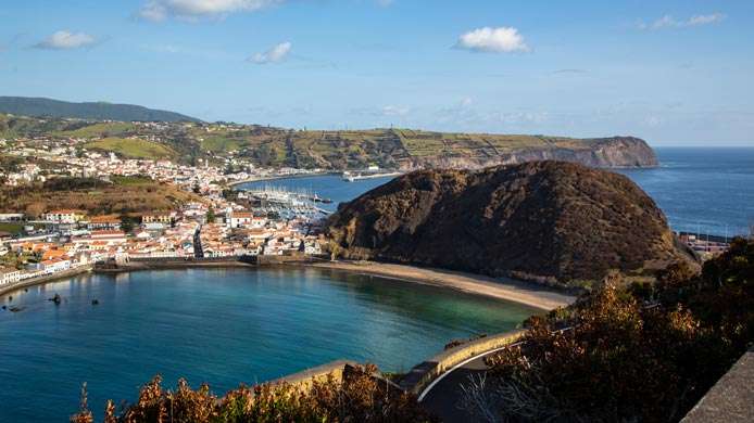 Portugál tengerparti nyaralás: az Azori-szigetek legjobb strandjai ...